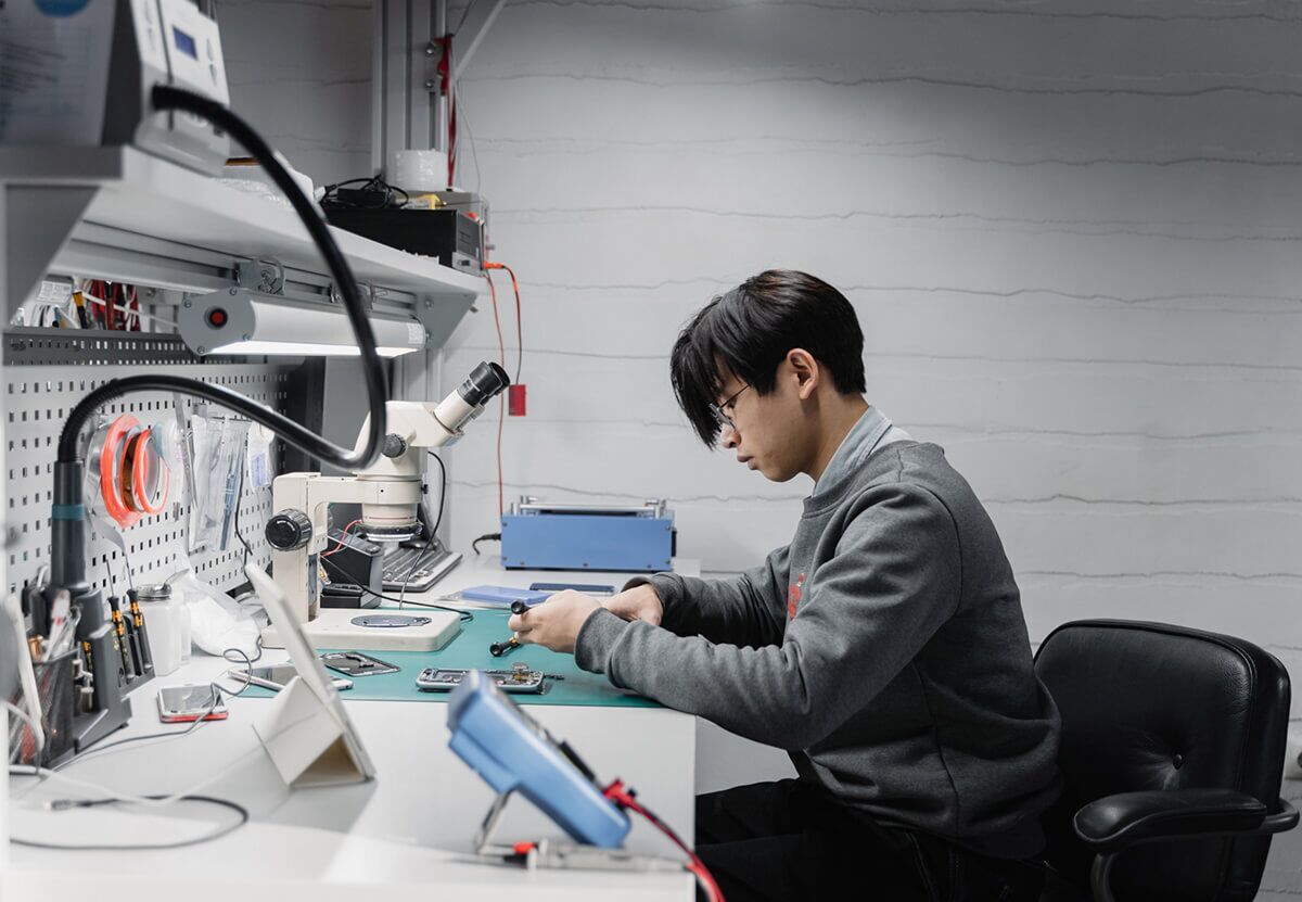 CS PLUS – Store & Service Center